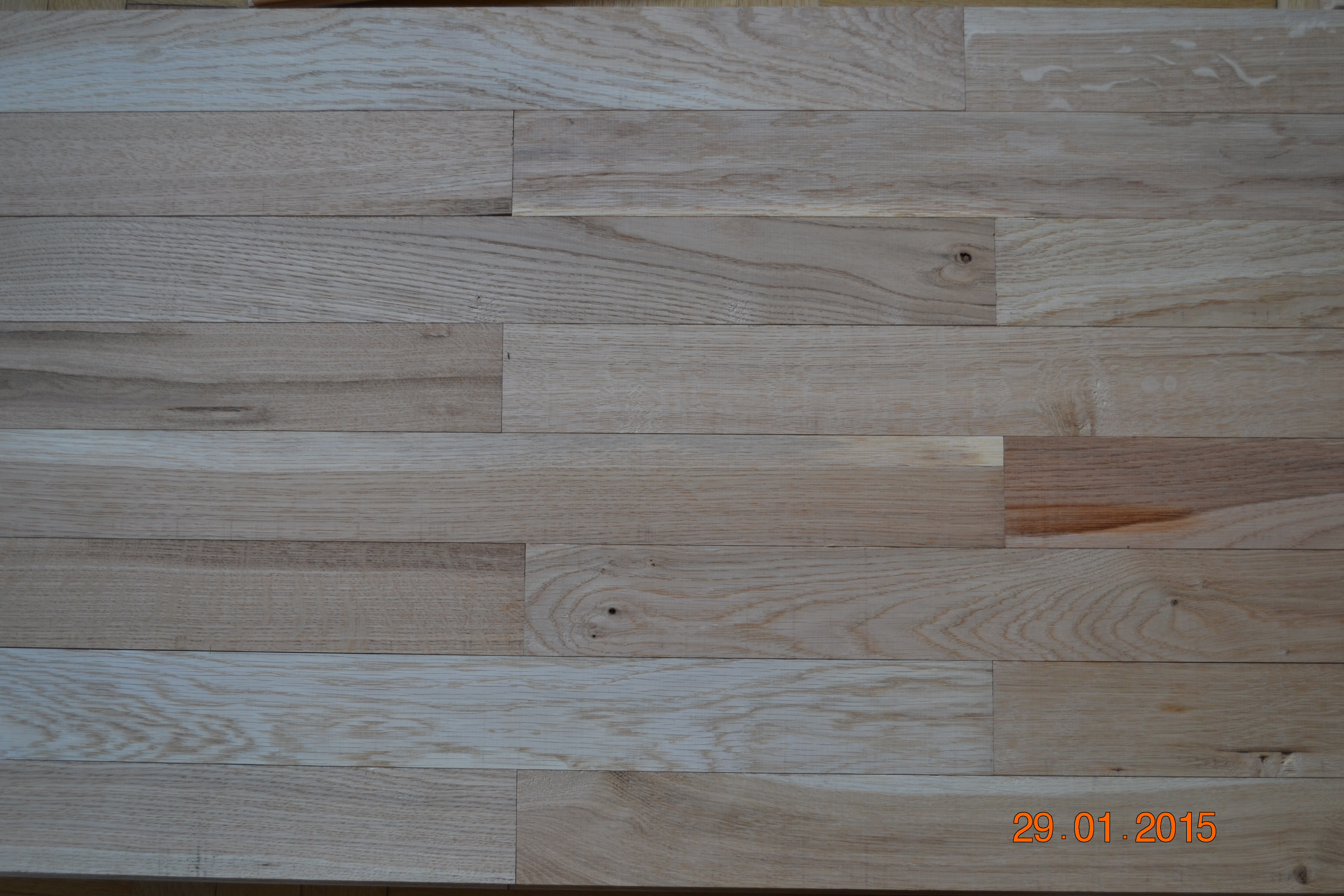 Parchet masiv stejar – Apple Design